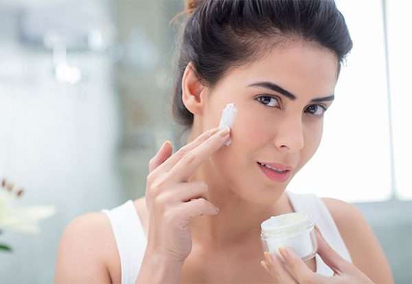 10 Key Uses And Benefits Of Moisturizer For Healthy Skin | Plix